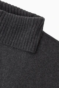 Cos HIGH-NECK CASHMERE VEST | King's Cross