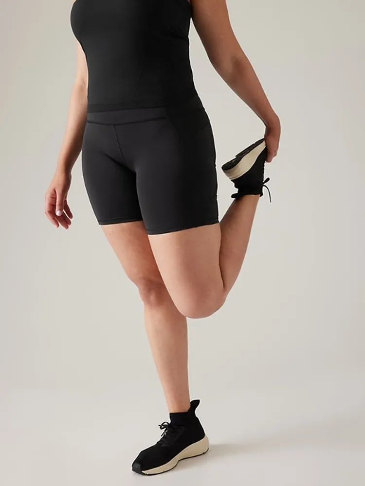 Athleta Ultimate Stash High Rise 7 Short | Mall of America®