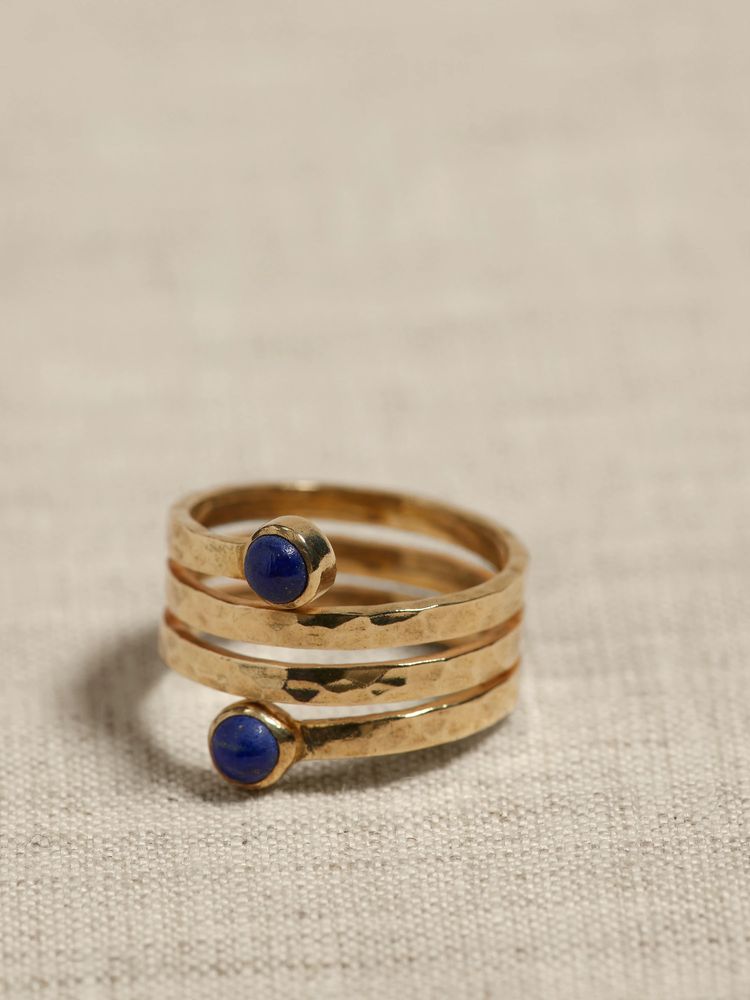 Banana Republic Coil Ring | Aureus + Argent | Mall of America®