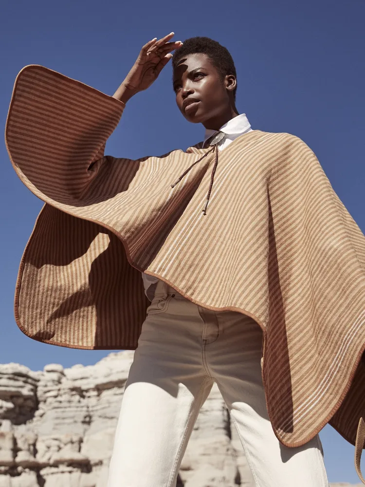 Banana Republic Thalita Linen-Cotton Poncho | Mall of America®
