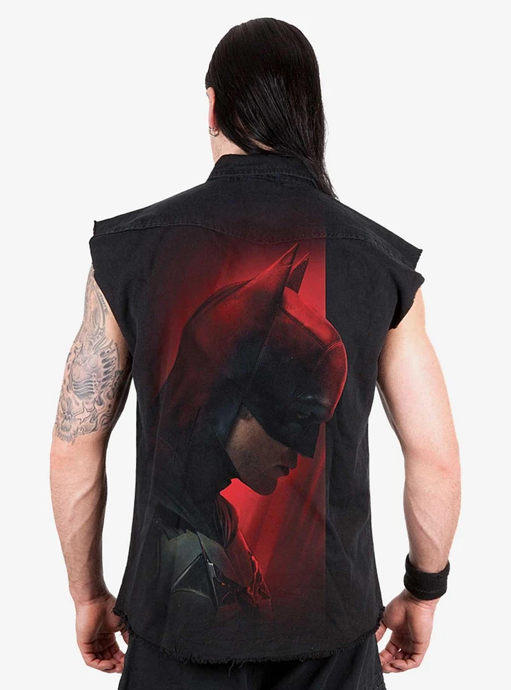 Hot Topic DC Comics The Batman Profile Sleeveless Woven Button-Up at ...