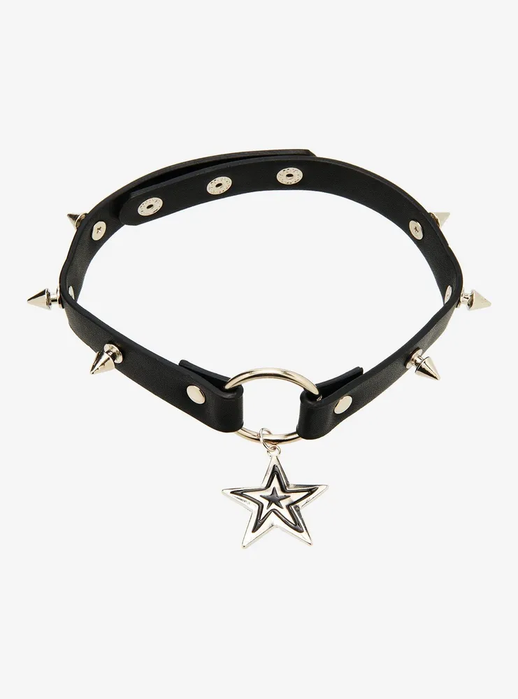 Hot Topic Social Collision® Star Spike Choker | Mall of America®