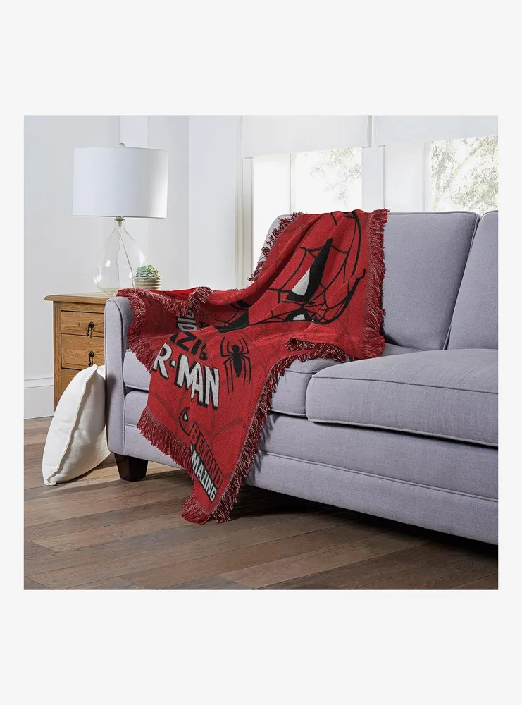 Marvel Spider-Man Classic Spidey Jacquard Throw | Mall of America®