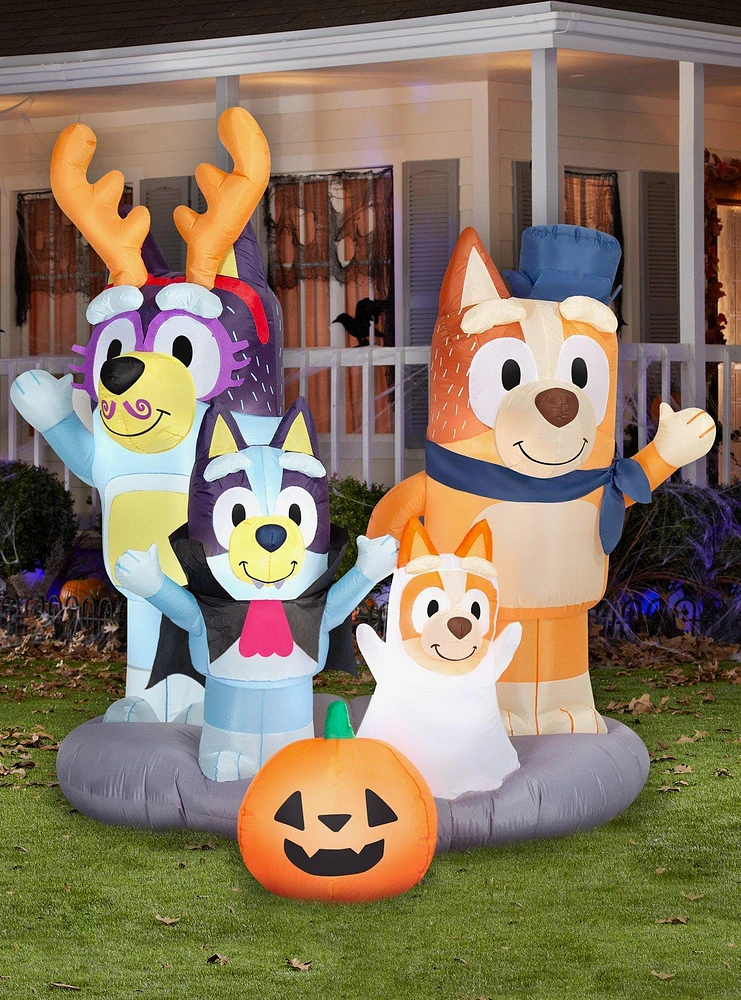 Hot Topic Bluey and Family Scene Inflatable Decor | Mall of America®