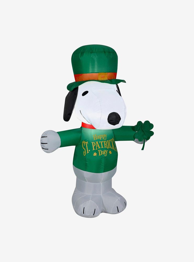 Boxlunch Peanuts St. Patricks Day Snoopy Peanuts Airblown | Hamilton Place