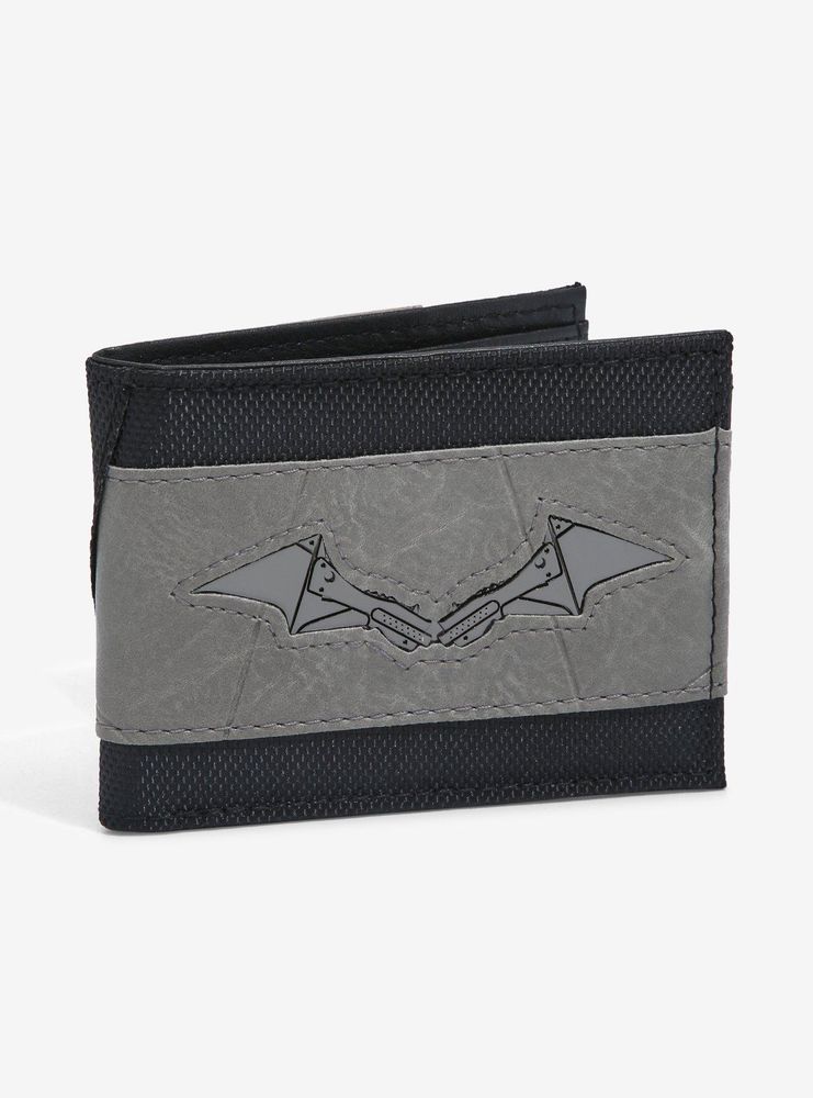 Boxlunch DC Comics The Batman Bat Logo Bifold Wallet - BoxLunch ...