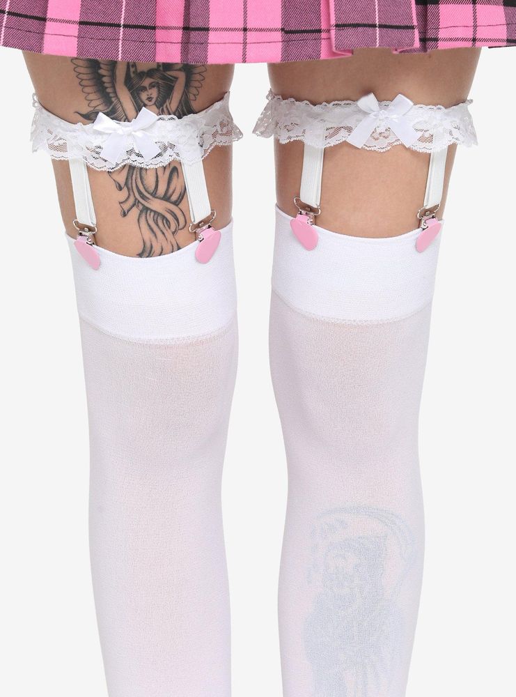 Hot Topic White Lace Pink Heart Garter Set | Mall of America®