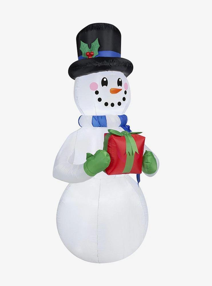 Hot Topic Airblown Inflatable Large Snowman at Hamilton Place in ...