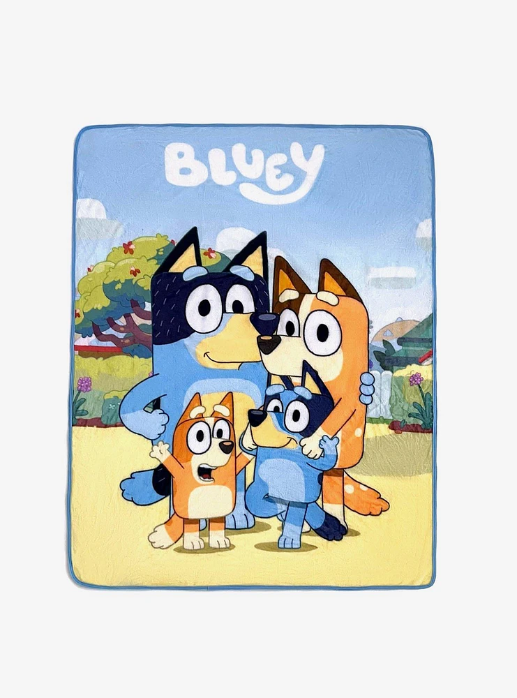 Boxlunch Bluey Family Photo Micro Raschel Blanket | Mall of America®