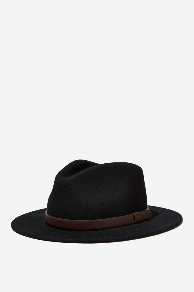 Black-brimmed-hat | Mall of America®