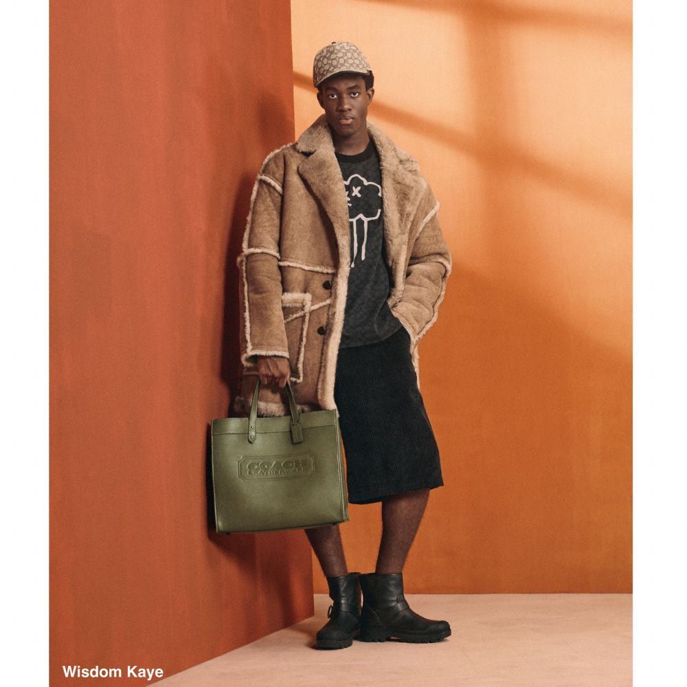 Coach Field Tote 40 With Coach Badge | Mall of America®