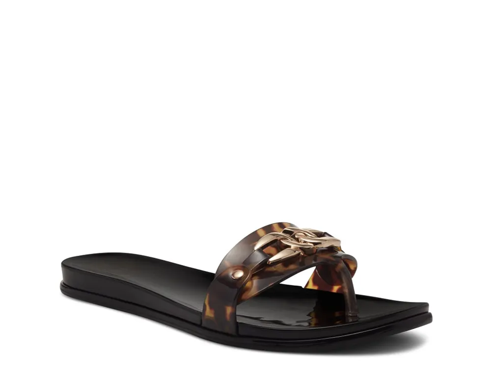 Vince Camuto Flip Flops
