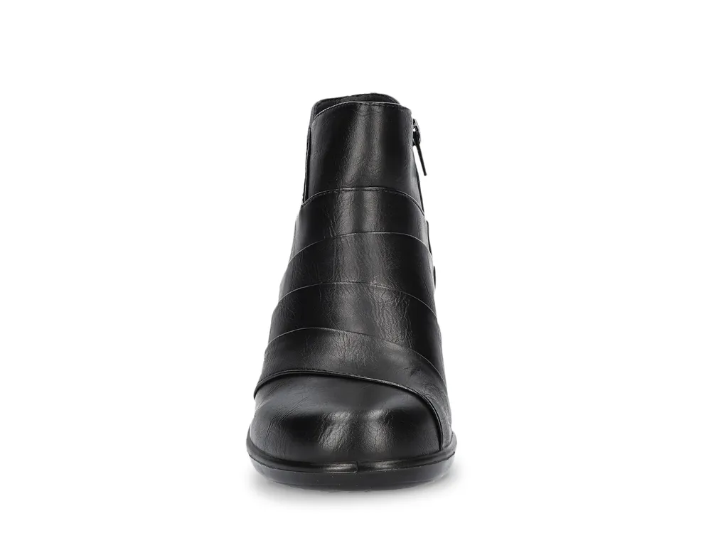 Easy Street Sonya Bootie | Mall of America®