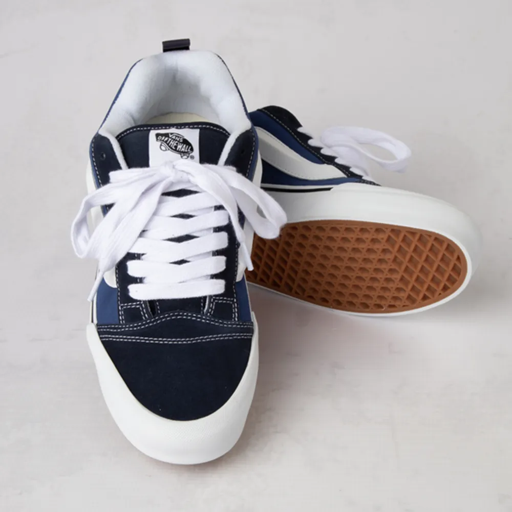 Vans Knu Skool Skate Shoe - Navy / True White | Mall of America®