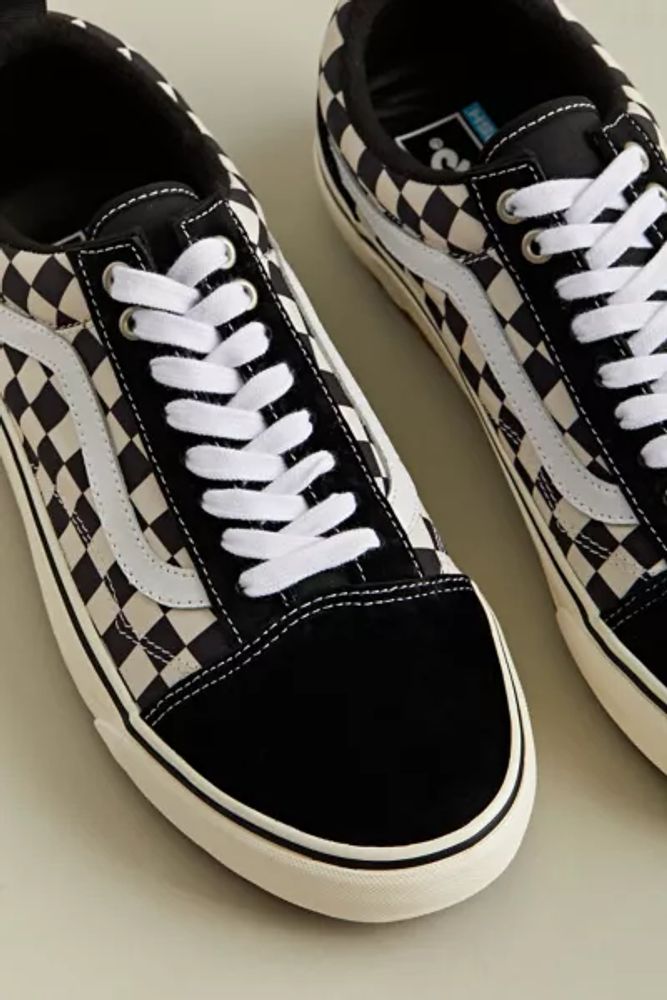 Urban Outfitters Vans Old Skool MTE 1 Sneaker | Mall of America®