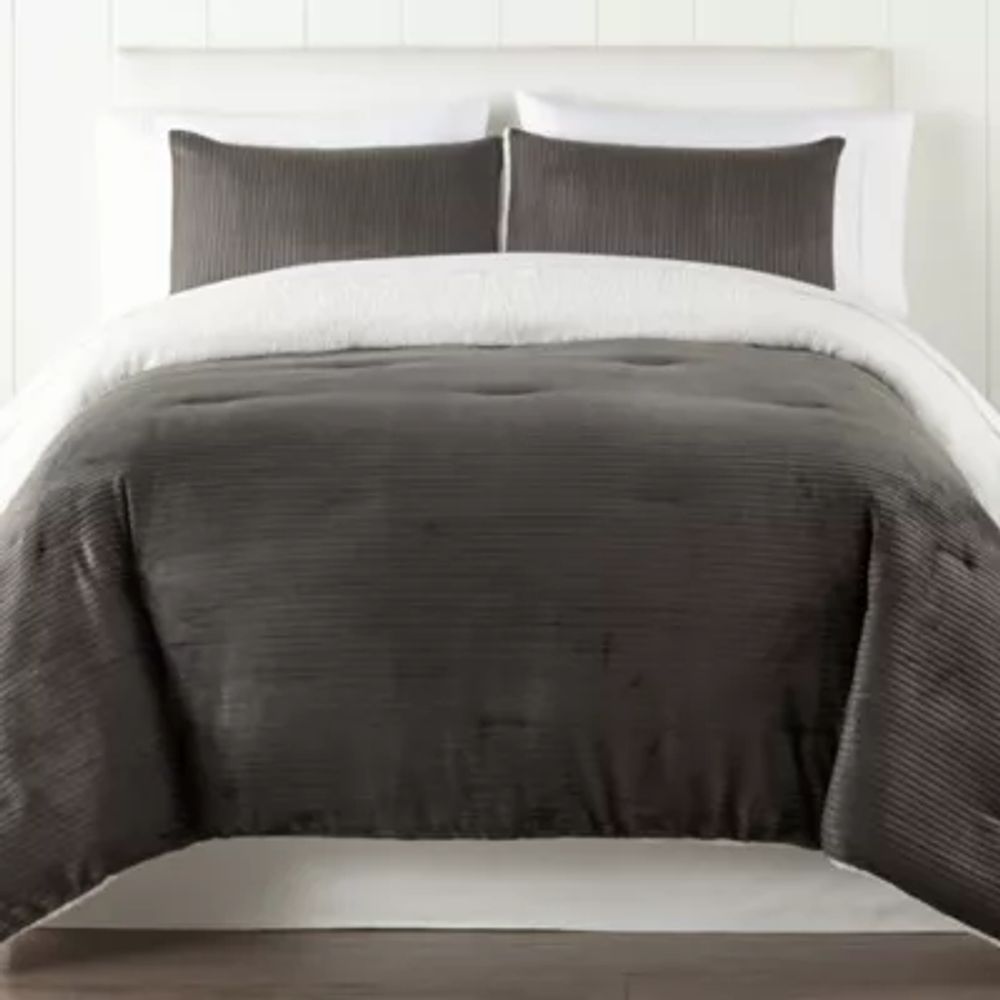 Nordic Lights Ribbed Sherpa Comforter Set | Plaza Las Americas