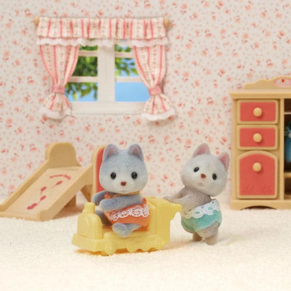 Epoch Everlasting Play Calico Critters Husky Twins | Mall of America®