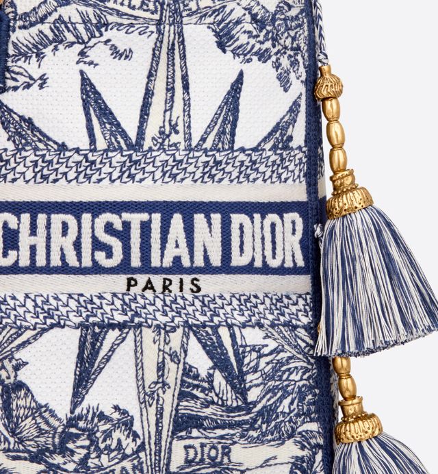 Dior Small D-Bubble Bucket Bag | Mall of America®