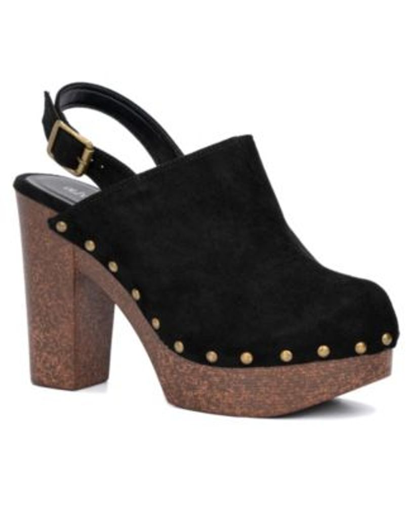 Olivia Miller Women's Lia Studded Slingback Clogs | Mall of America®