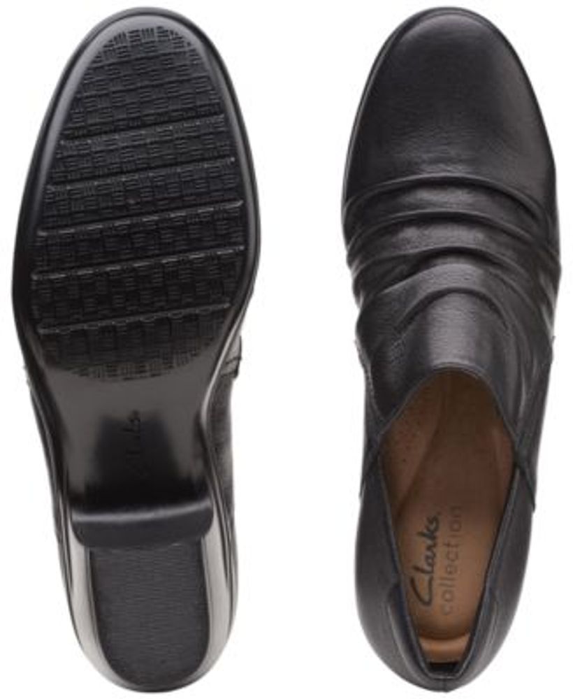 Clarks Emily Cove Slip On Shooties | Mall of America®