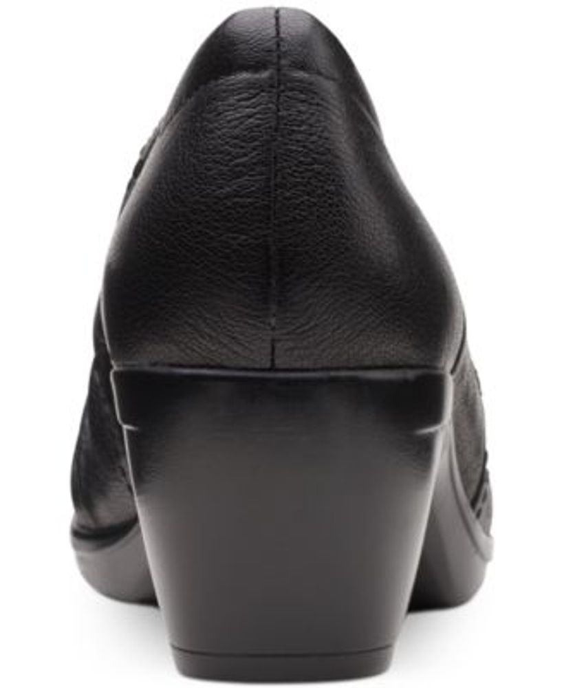 Clarks Emily Cove Slip On Shooties | Mall of America®