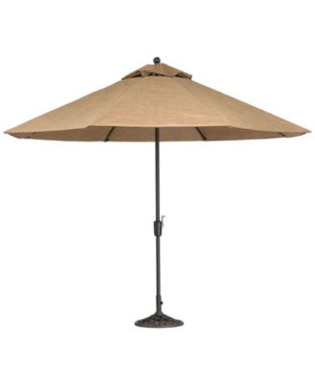 Umbrella-base-table | Mall of America®