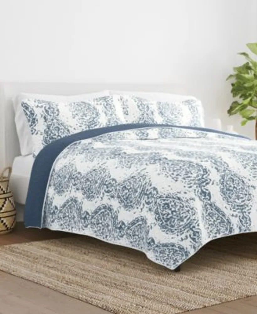 Ienjoy Home All Season Distressed Damask Reversible Quilt Collection ...