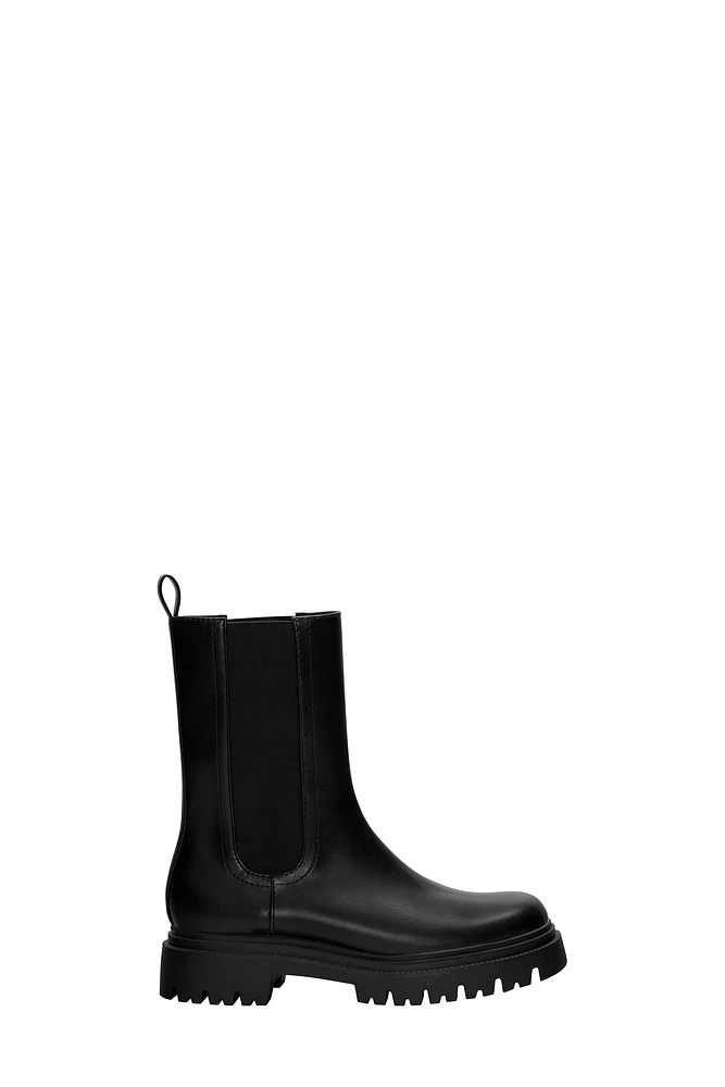 Pullandbear Distressed chunky Chelsea boots | Centro Colombo