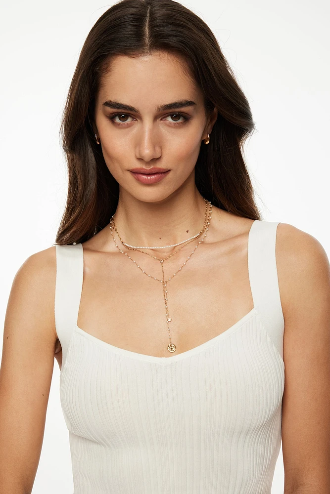 Dynamite Layered Mini Pearl Y-Neck Necklace | Coquitlam Centre