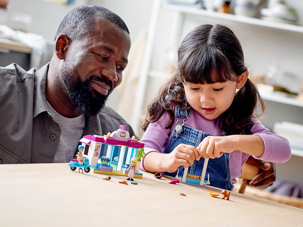 LEGO® Heartlake City Bakery | Mall of America®