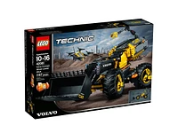 LEGO® Volvo Concept Wheel Loader ZEUX | Mall of America®