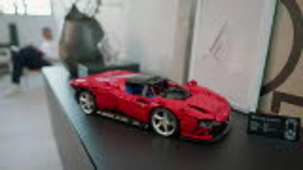 LEGO® Ferrari Daytona SP3 | Mall of America®