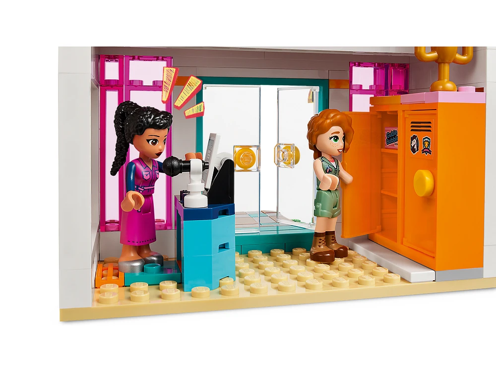 LEGO® Heartlake International School | Mall of America®