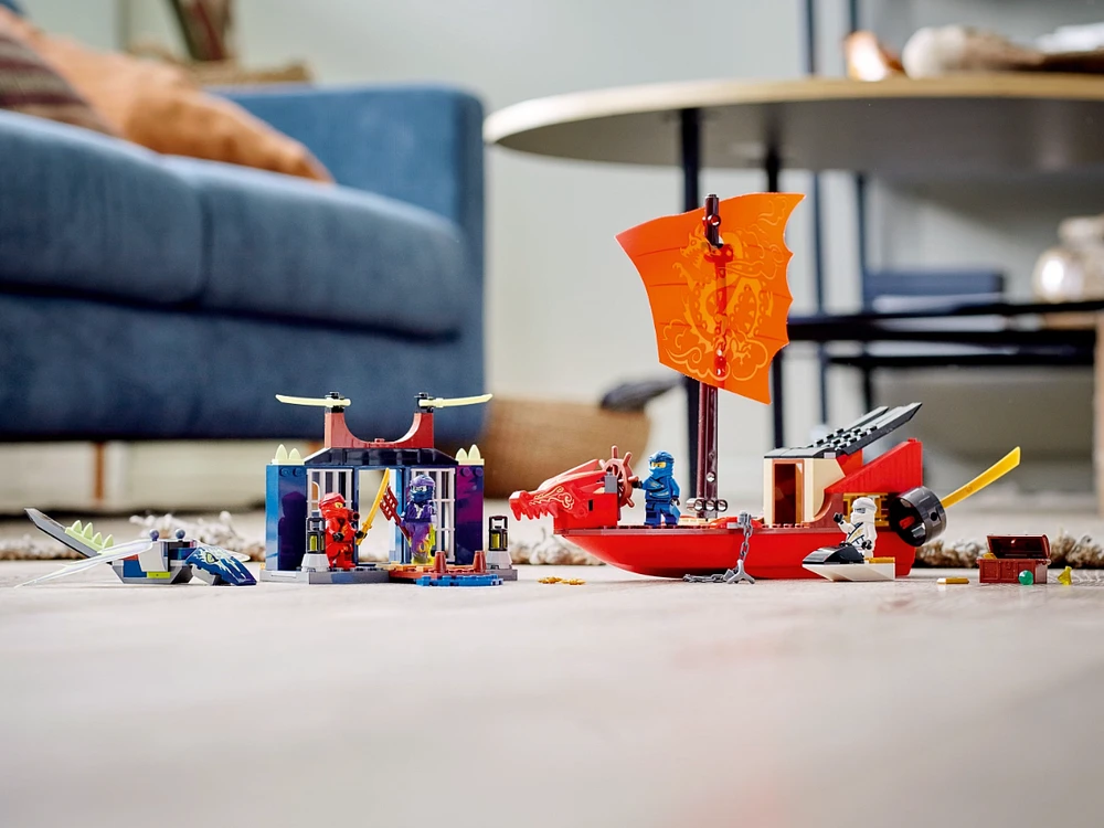 LEGO® Final Flight of Destiny's Bounty | Mall of America®