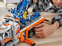 LEGO® Heavy-duty Tow Truck | Mall of America®