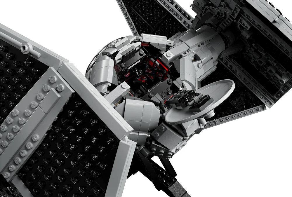 LEGO® TIE Interceptor™ | Mall of America®