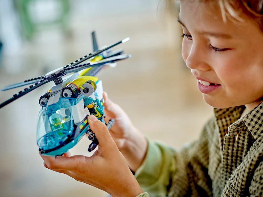 LEGO® Emergency Rescue Helicopter | Mall of America®