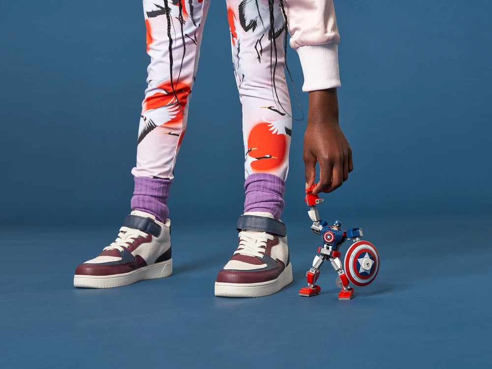 LEGO® Captain America Mech Armor | Mall of America®