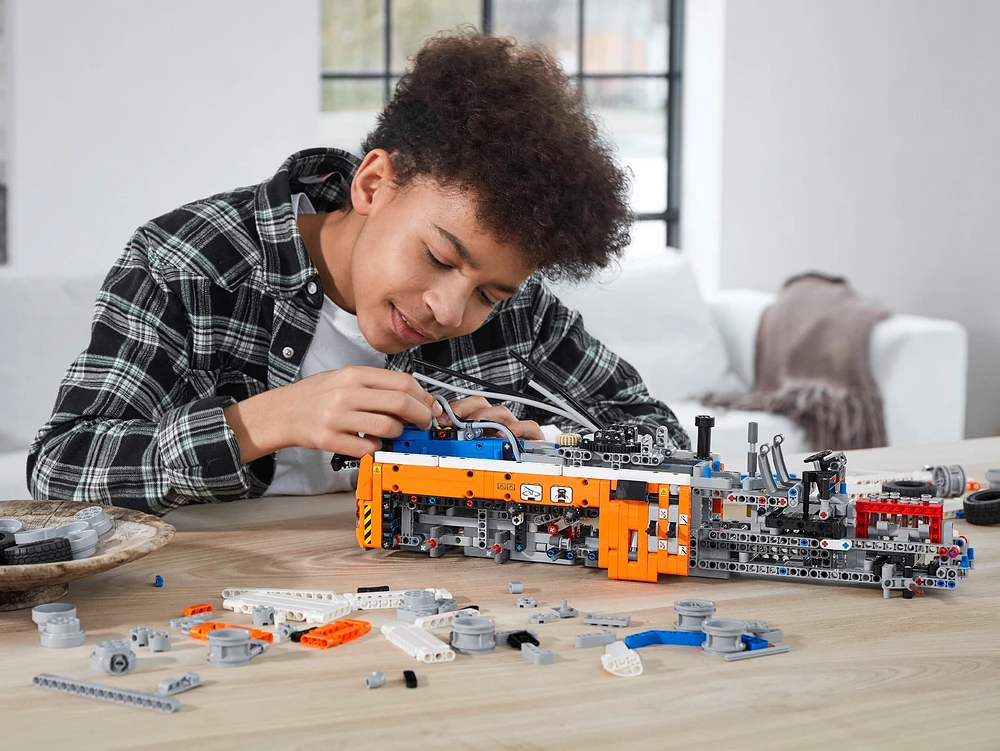 LEGO® Heavy-duty Tow Truck | Mall of America®
