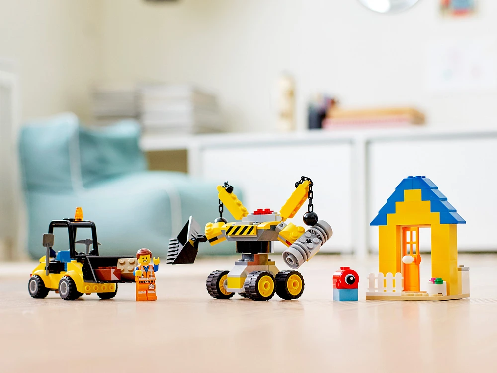 LEGO® Emmet's Builder Box! | Mall of America®
