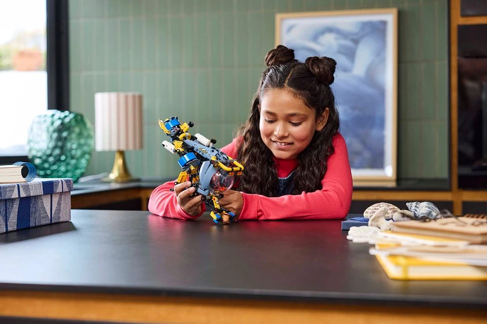 LEGO® Deep-Sea Research Submarine | Mall of America®