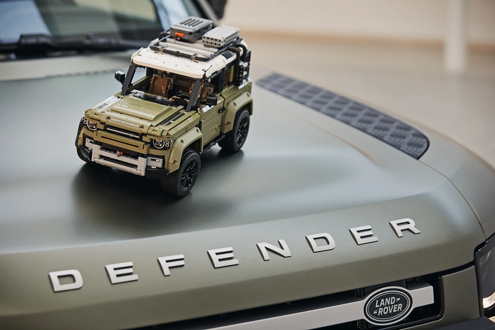 LEGO® Land Rover Defender | Mall of America®