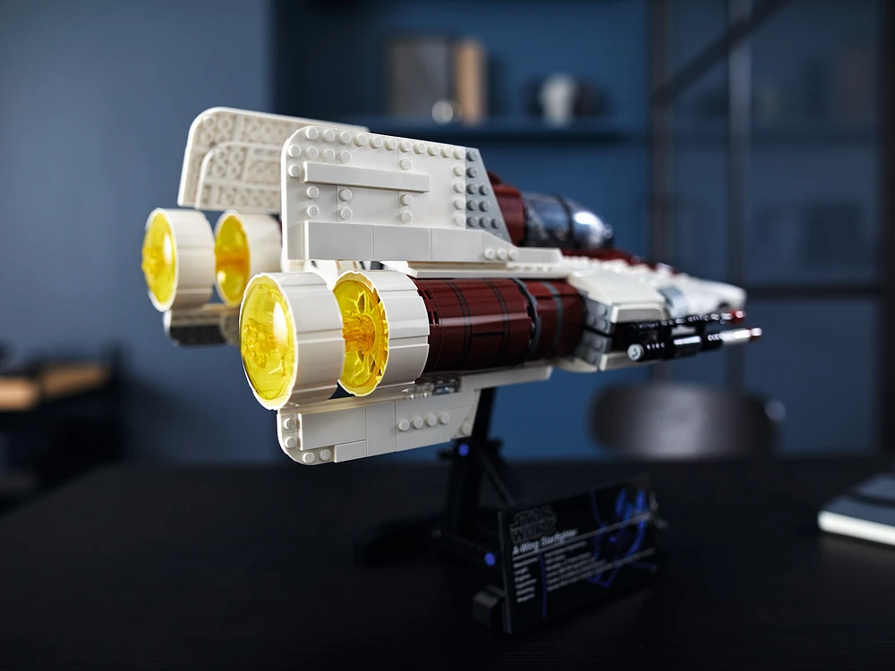 LEGO® A-wing Starfighter™ | Mall of America®