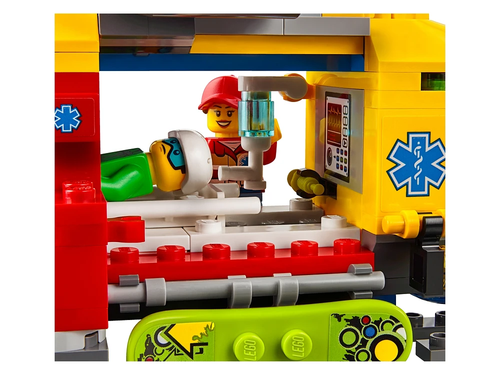 LEGO® Ambulance Helicopter | Mall of America®