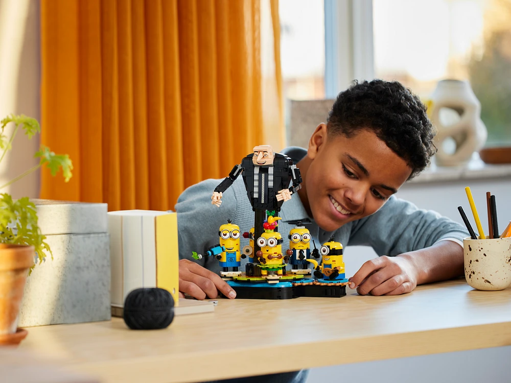 LEGO® Brick-Built Gru and Minions | Mall of America®