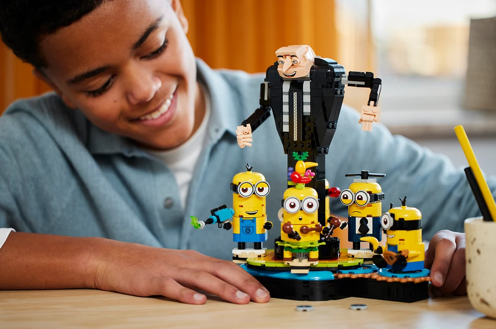 LEGO® Brick-Built Gru and Minions | Mall of America®