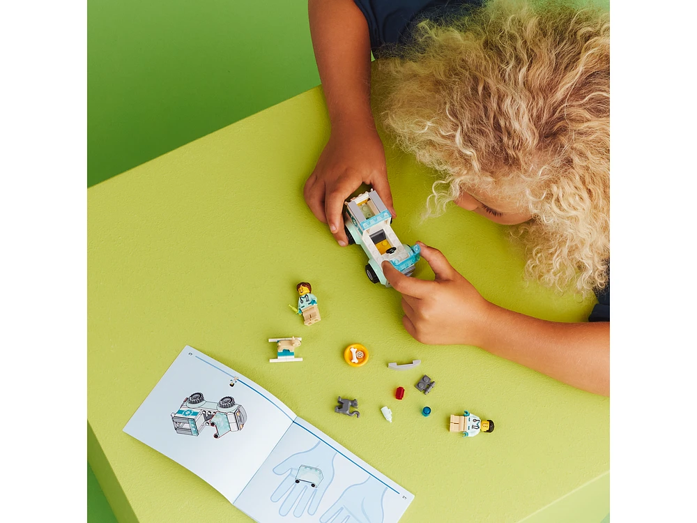LEGO® Vet Van Rescue | Mall of America®