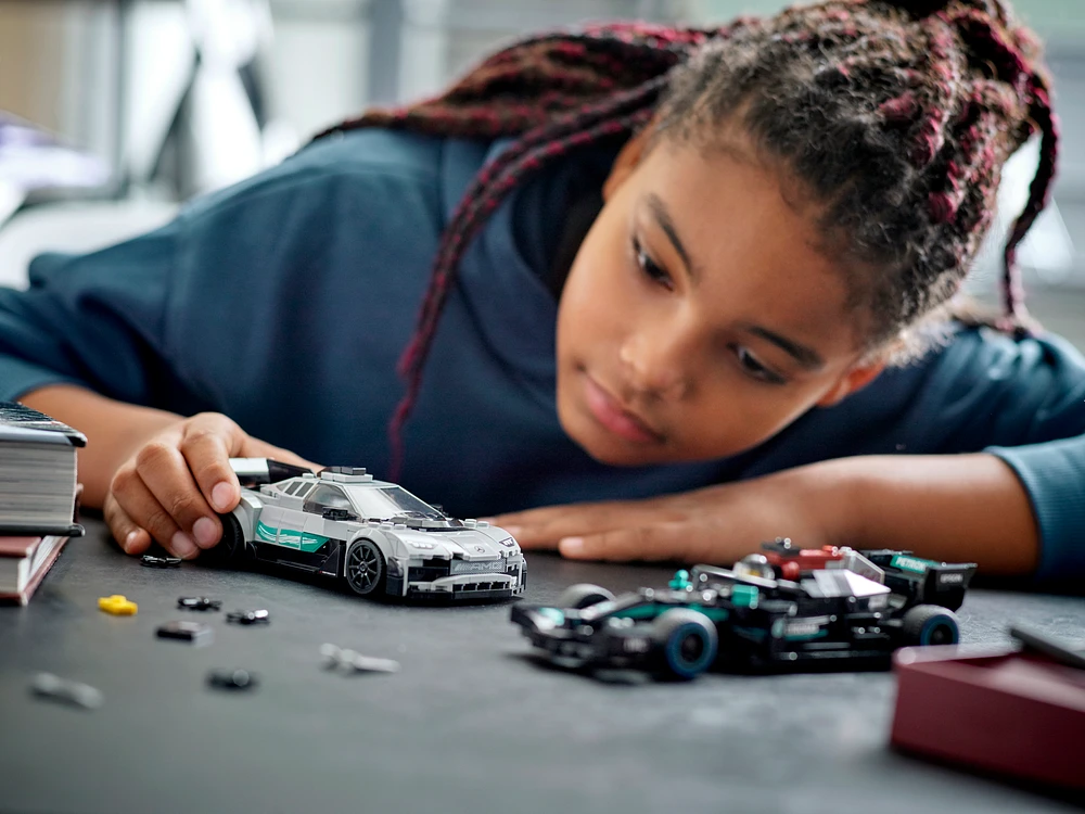LEGO® Mercedes-AMG F1 W12 E Performance & Mercedes-AMG Project One ...