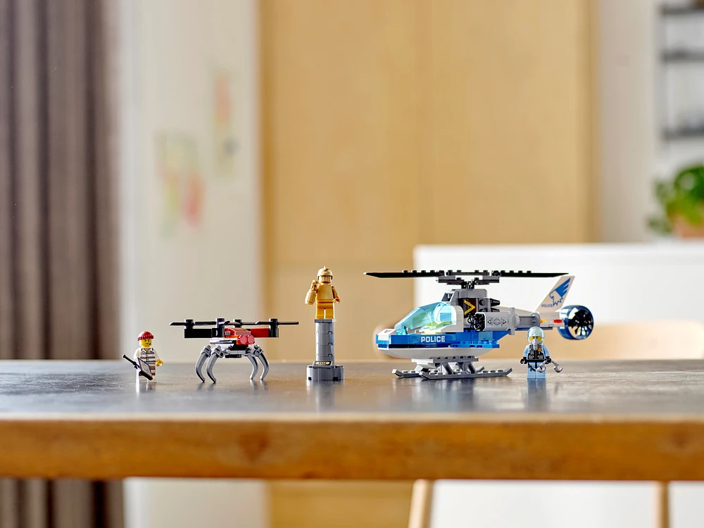 LEGO® Sky Police Drone Chase | Mall of America®