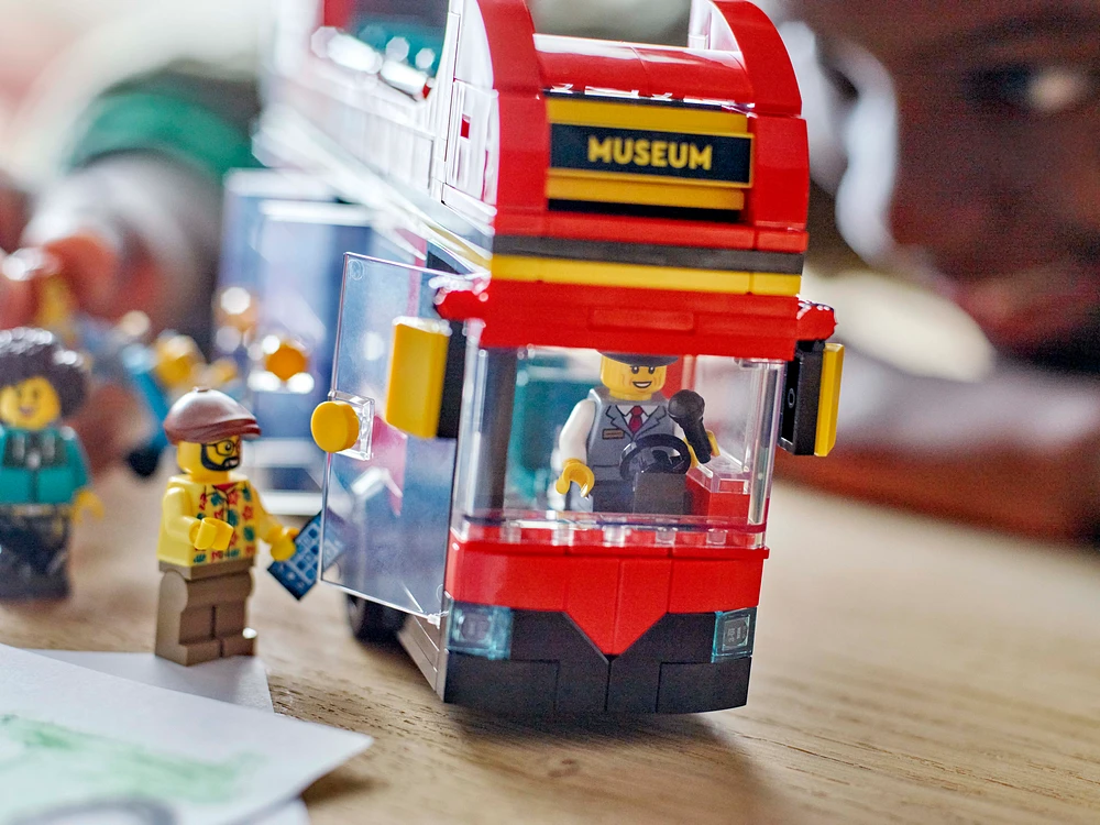LEGO® Red Double-Decker Sightseeing Bus | Mall of America®